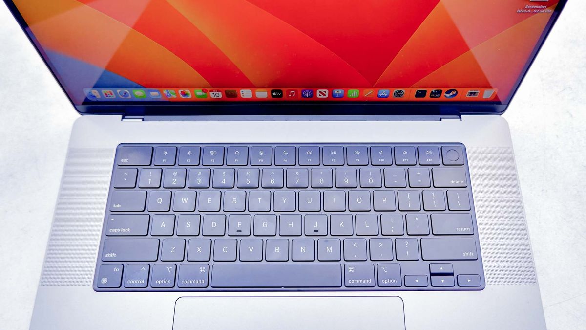 MacBook Pro 14-inch vs MacBook Pro 16-inch: Which new MacBook should ...