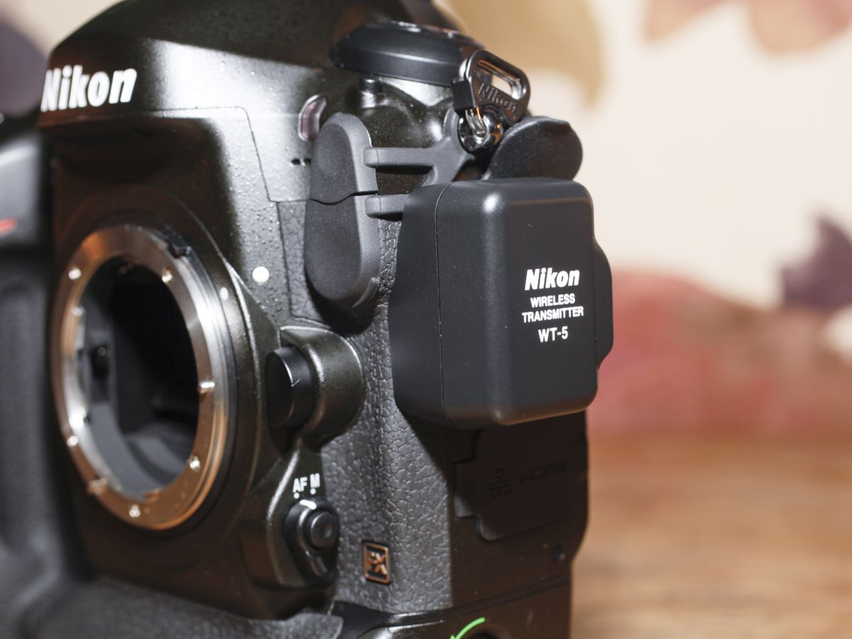 Build and handling - Nikon D4 review - Page 2 | TechRadar