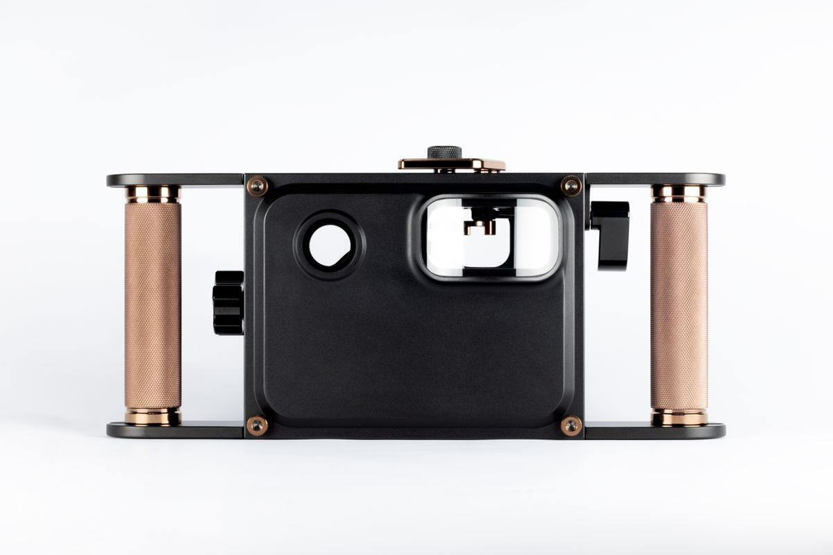 This is the first-ever underwater housing for the Leica M6 - and it's ...