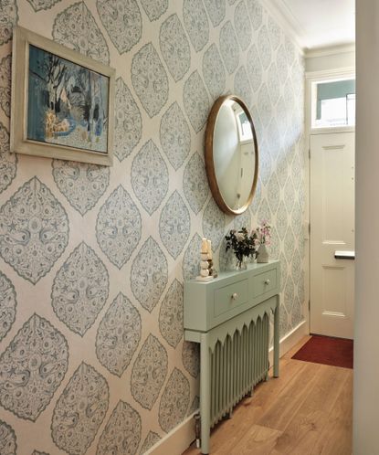 This inviting house is a masterclass in using bold color combinations ...