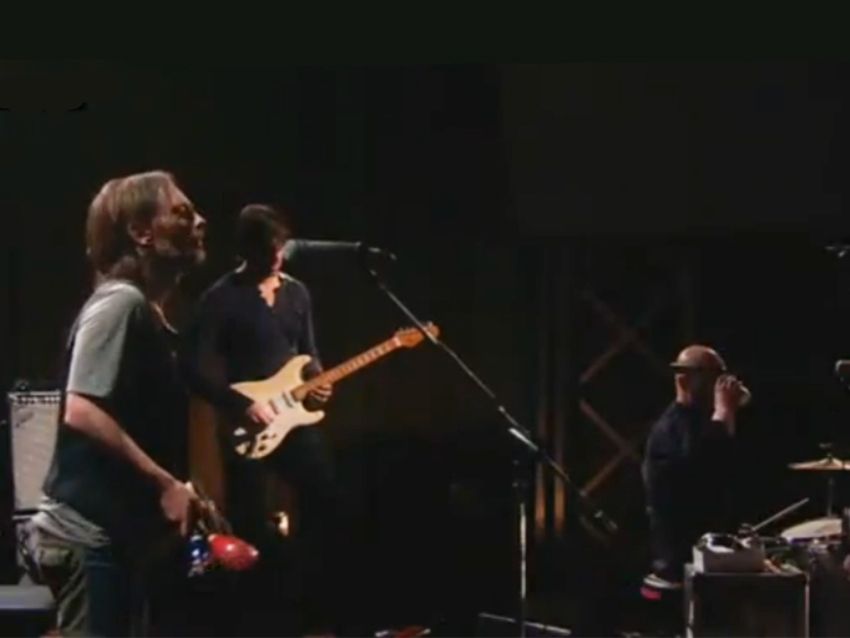 VIDEO: Radiohead perform The King Of Limbs from Nigel Godrich's ...