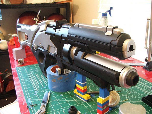 Mass Effect 3: N7 Battle Rifle replica is awesome | GamesRadar+