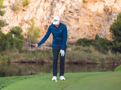 Tips Chipping Golf: 5 Questions Answered By Expert Coaches | Golf Monthly