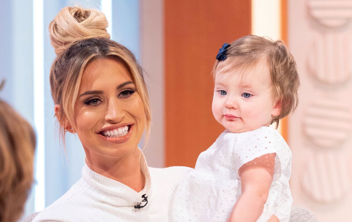 Ferne McCann tries a controversial parenting technique with Sunday ...