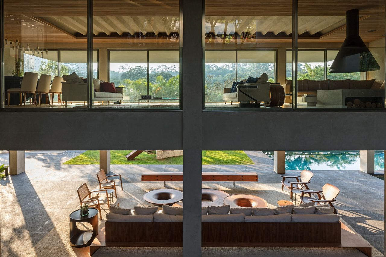Tour 1970s classic home House PLR | Wallpaper*