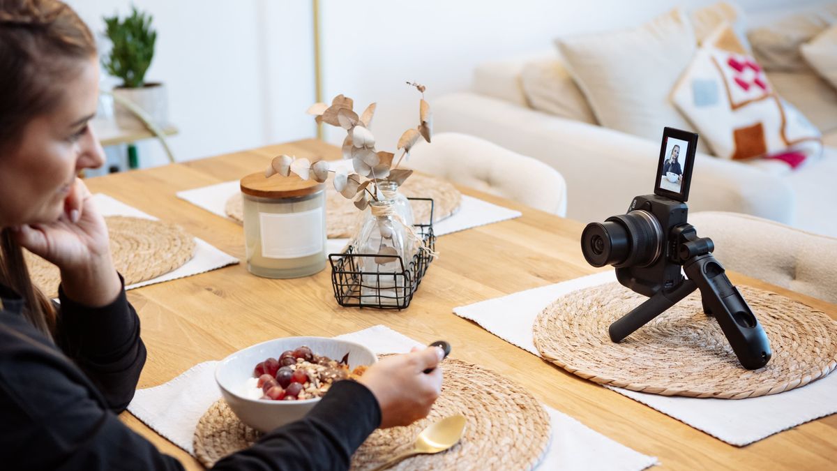 Canon R100 vs R50: which Canon EOS RF-S mirrorless camera is best for ...