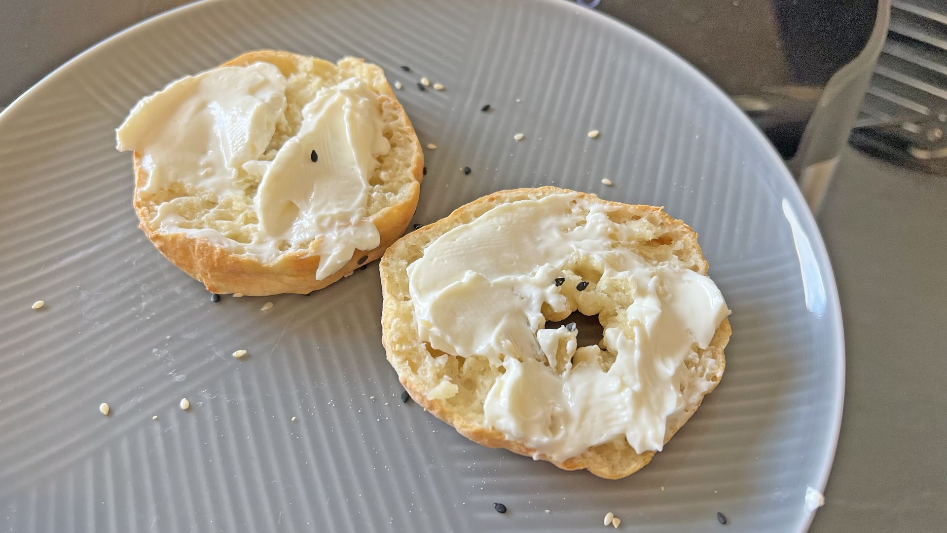 I Made These Air Fryer Bagels In Just 15 Minutes And They Taste As Good