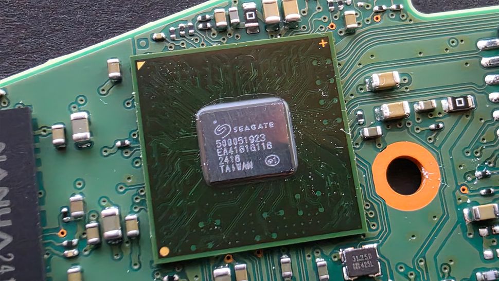 Seagate IronWolf Pro 30TB HDD Review: Seagate Drops the HAMR with the ...