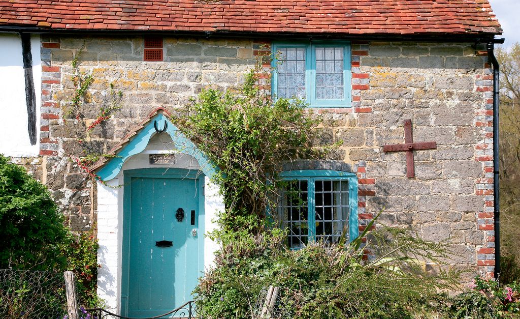 How to deal with cracks in walls and structural problems in old houses ...