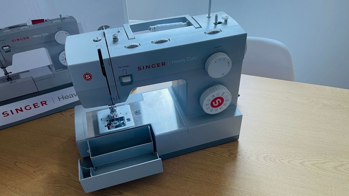 Singer Heavy Duty 4423 review | Creative Bloq