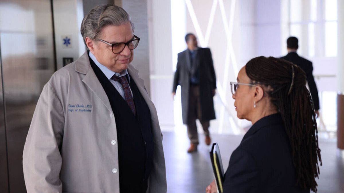 Chicago Med's S. Epatha Merkerson Talks What's 'Important' About Goodwin Turning To Dr. Charles ...