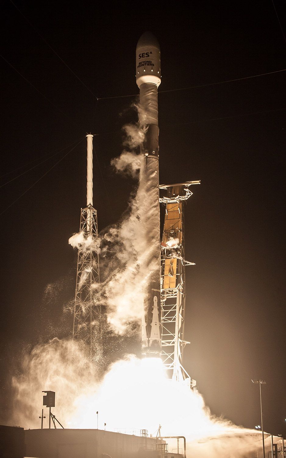 SpaceX's Dazzling Nighttime Launch of the SES-12 Satellite in Photos ...