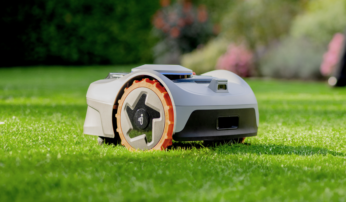 Segway's new Navimow robot lawnmower won't run over your kid's toys ...