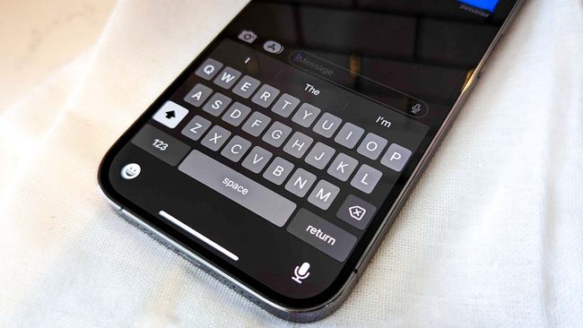 The iPhone’s keyboard is terrible — and it needs to be fixed now | Tom ...