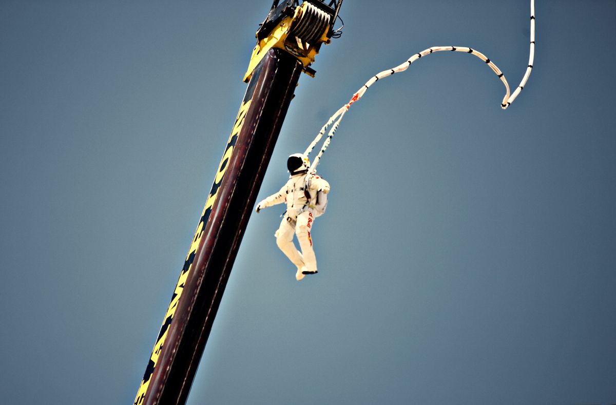 Photos: Red Bull Stratos Supersonic 'Space Jump' Training: Page 2 | Space