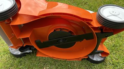 Stihl RMA 239C Lawn Mower review: a brilliantly simple way to cut grass ...