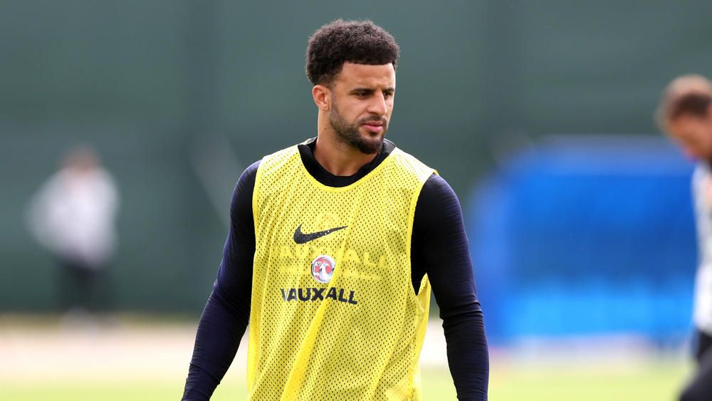 Walker responds to Ferdinand criticism | FourFourTwo