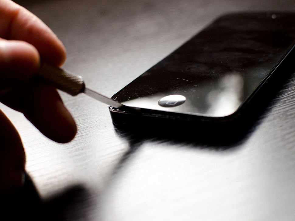 How to fix a stuck power button on an iPhone 5 | iMore