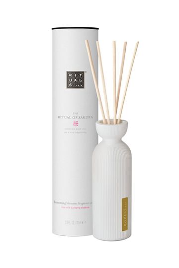These are the 9 best reed diffusers I'd recommend | Ideal Home