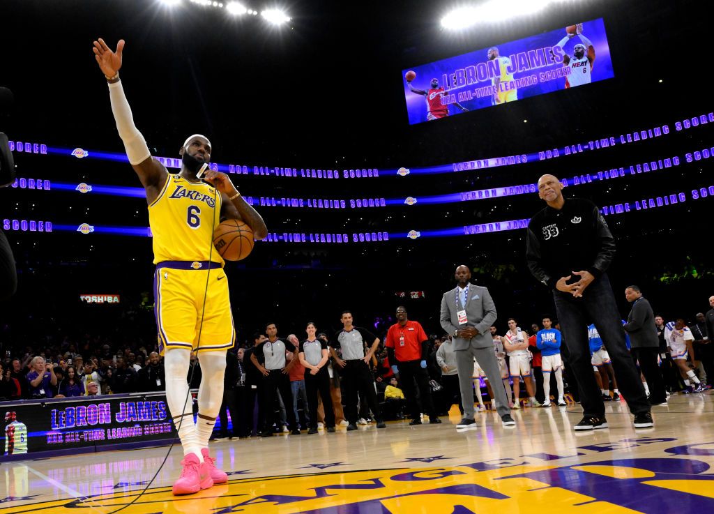 LeBron James sets new NBA all-time scoring record, topping Kareem Abdul ...