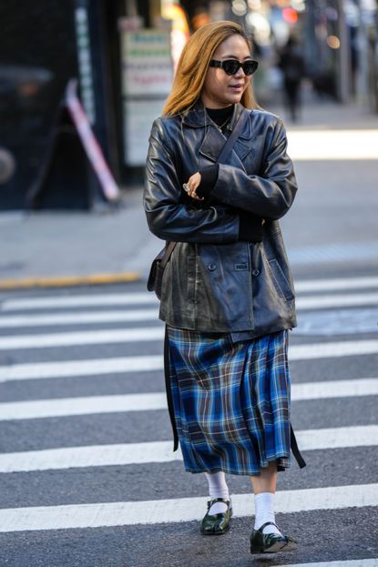5 Cute Flannel Outfits That'll Keep You Chic and Cozy | Who What Wear
