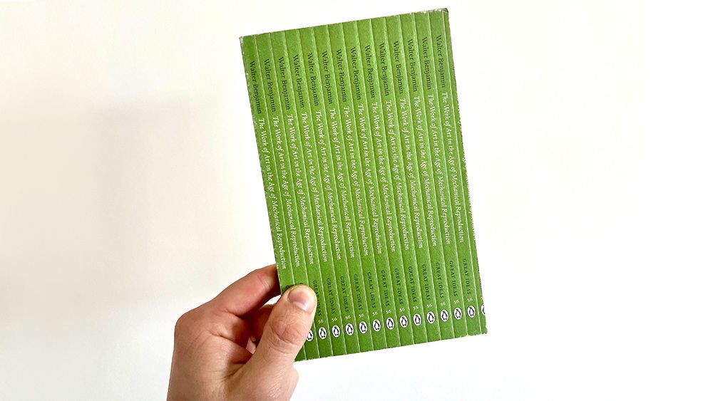 This brilliant optical illusion book cover is fooling everyone ...