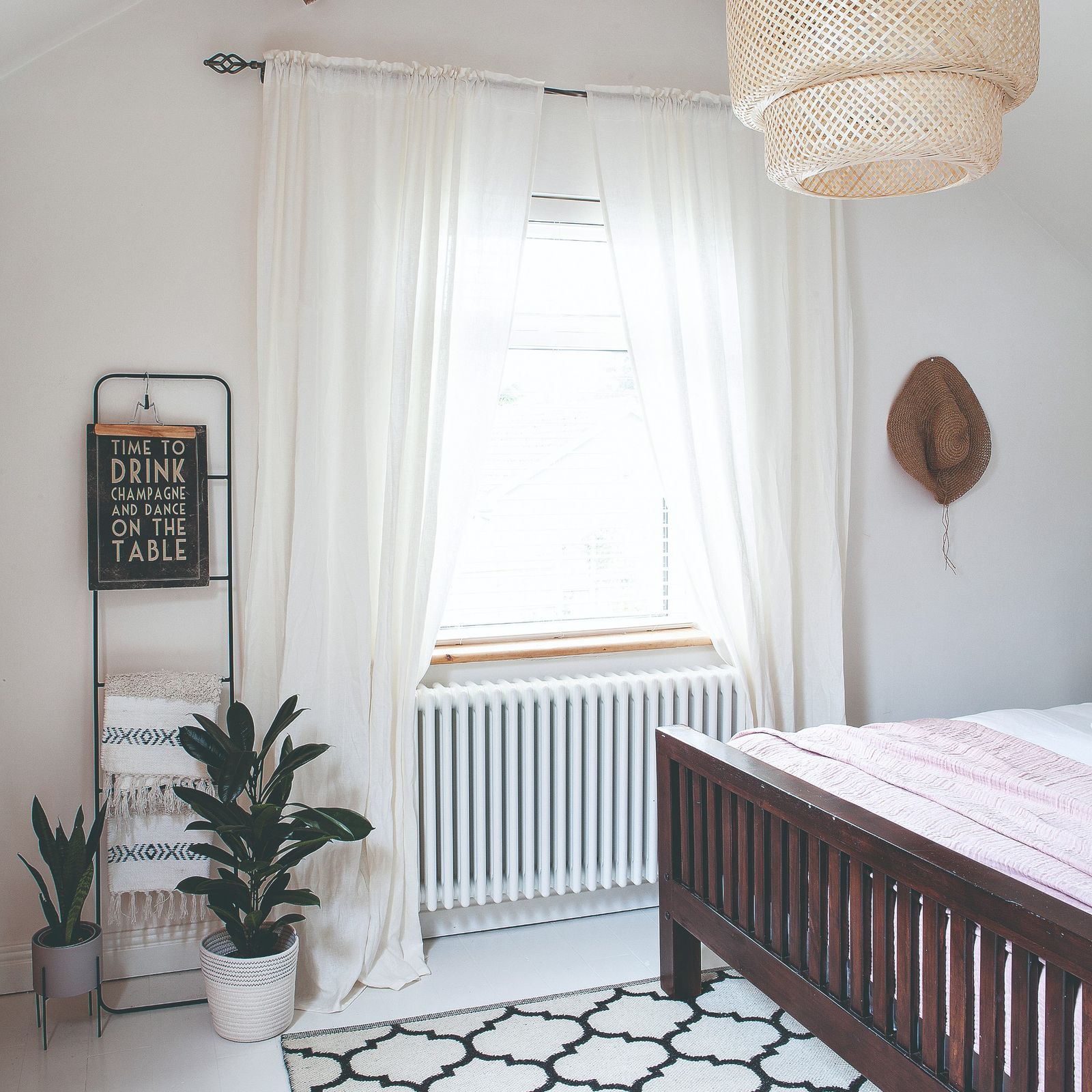 How to paint behind a radiator like a pro | Ideal Home