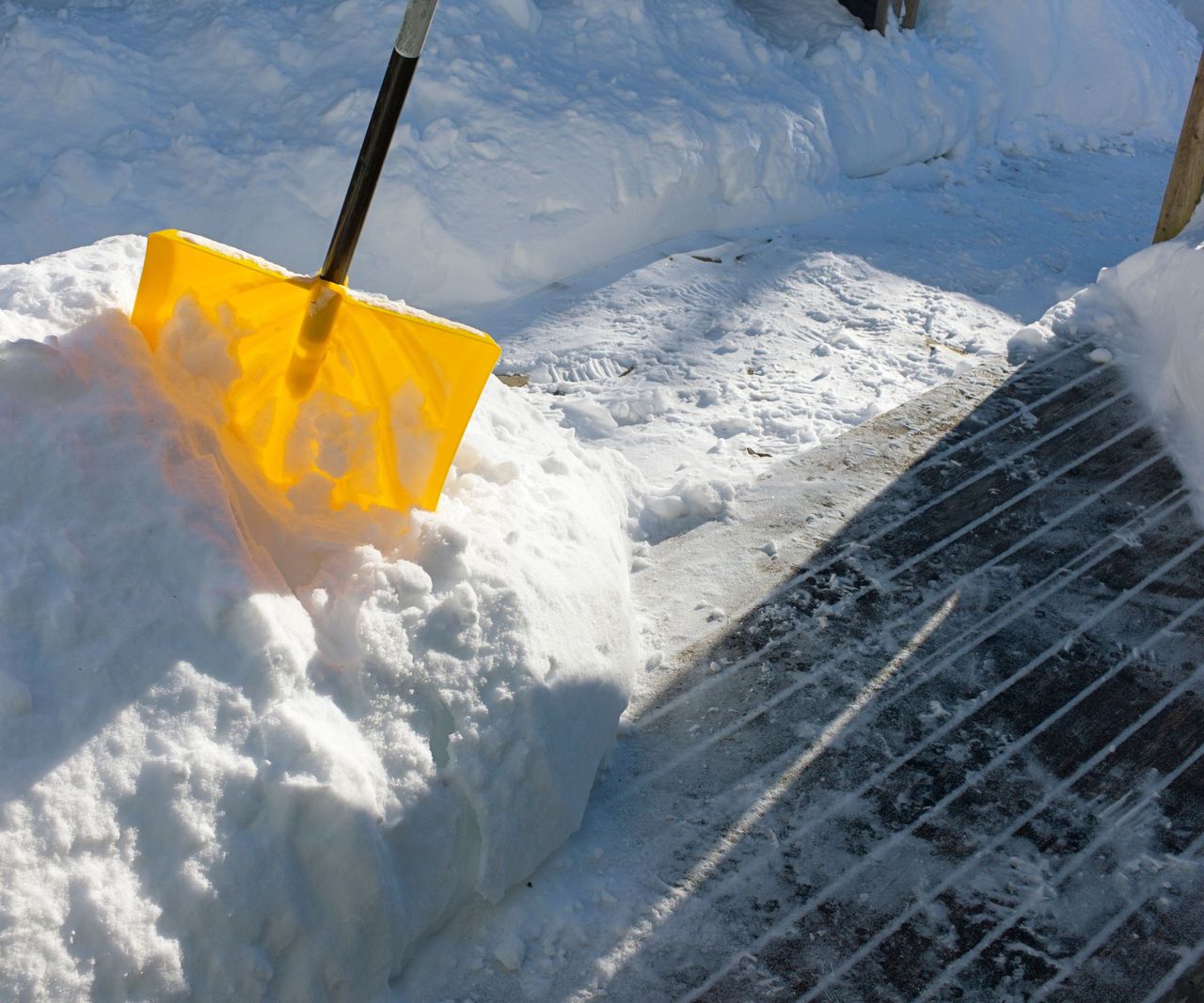 Experts reveal the best way to shovel snow safely | Homes and Gardens