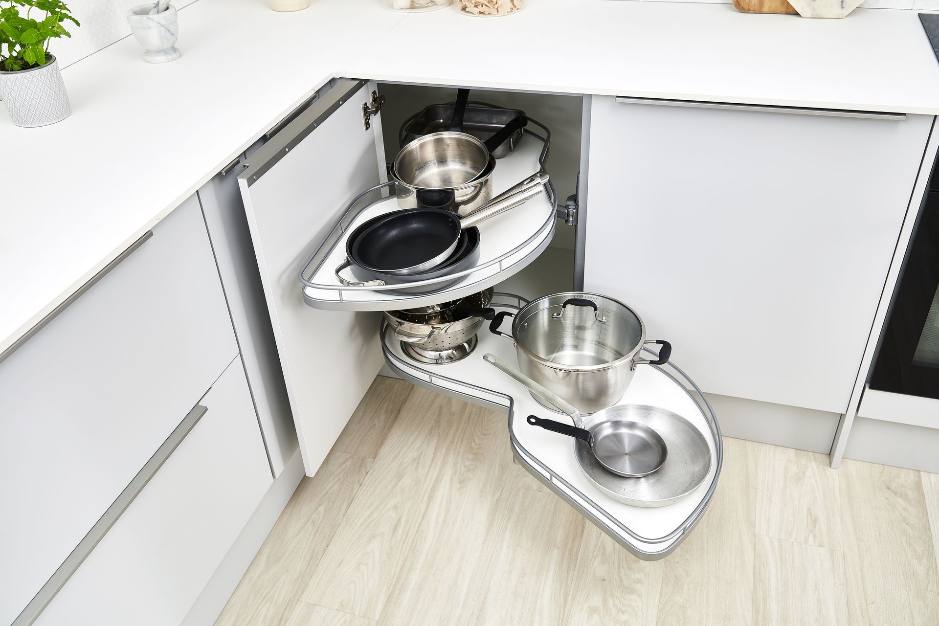 How to organize kitchen cabinets – 19 stylish ways to sort out the ...