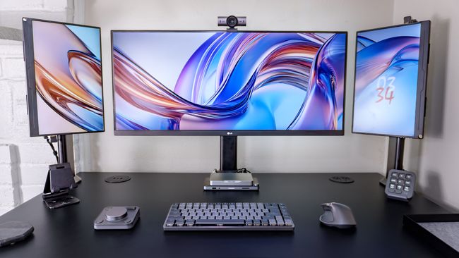 How to use your Chromebook with an external monitor, mouse and keyboard ...