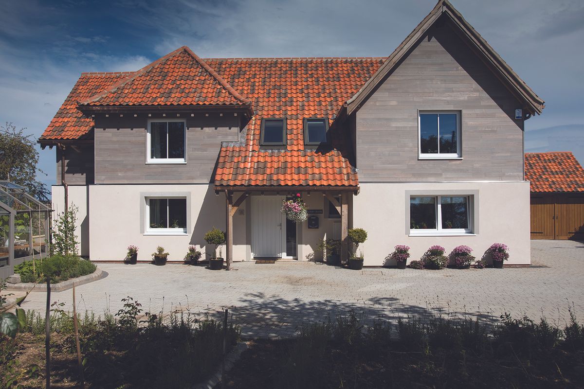 Concrete vs Clay Roof Tiles: Which is Right For You? | Homebuilding