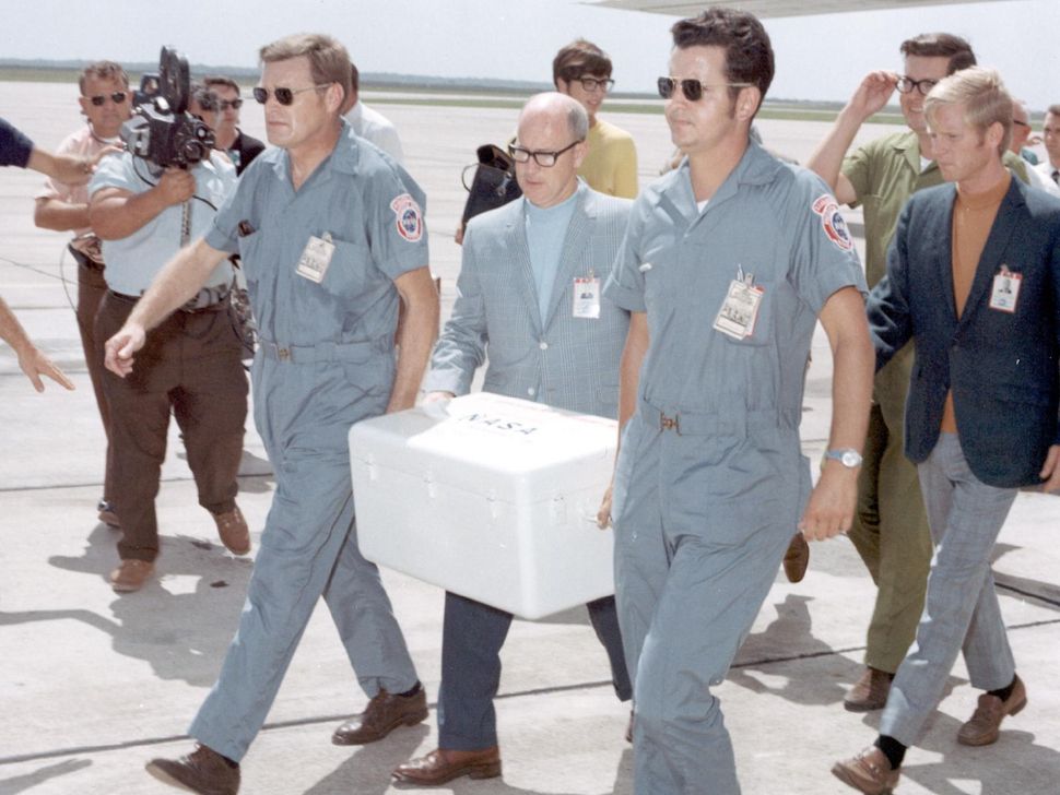 The Moon on Earth: A Tour of NASA's Hundreds of Apollo Lunar Samples ...