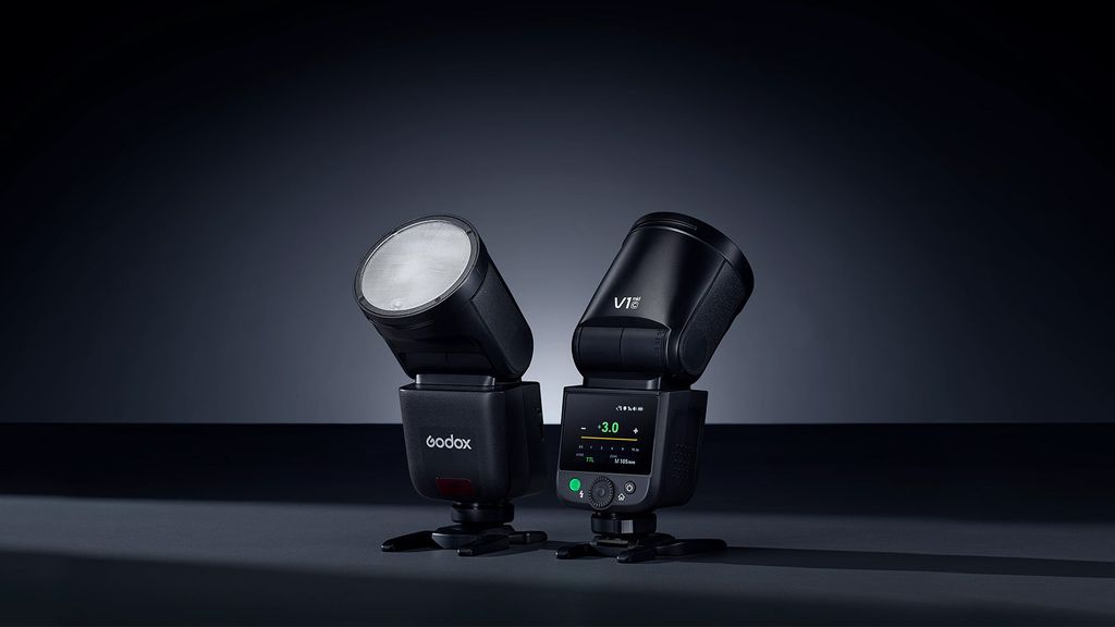New Godox V1 Mid camera flash: compact professional lighting for “fast ...