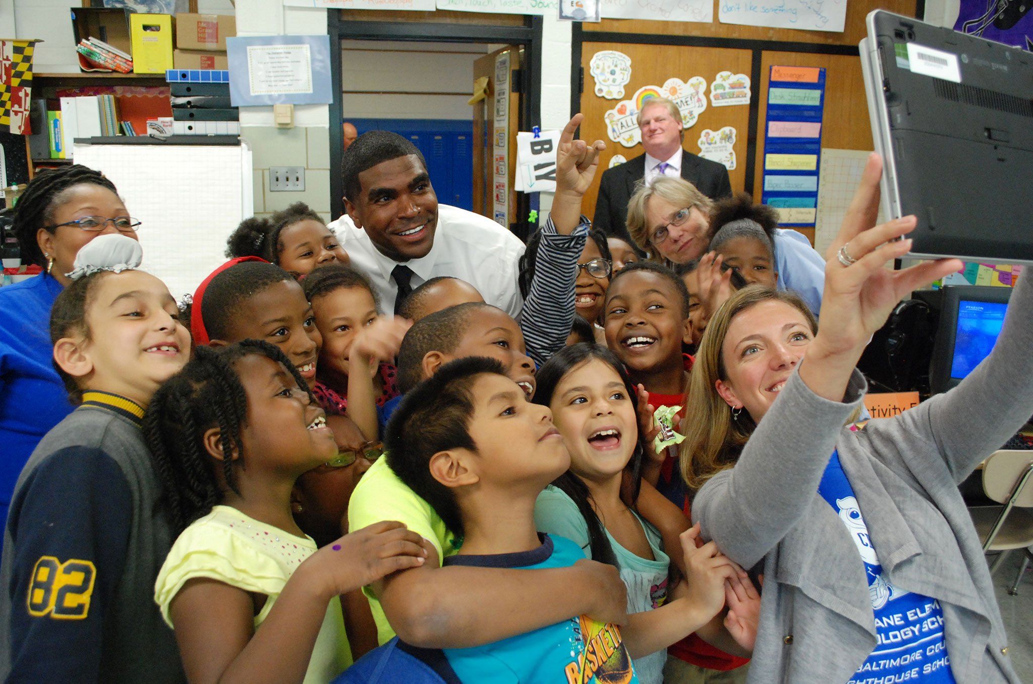 Microsoft sends out 150,000 HP Windows 8.1 devices to Baltimore county ...