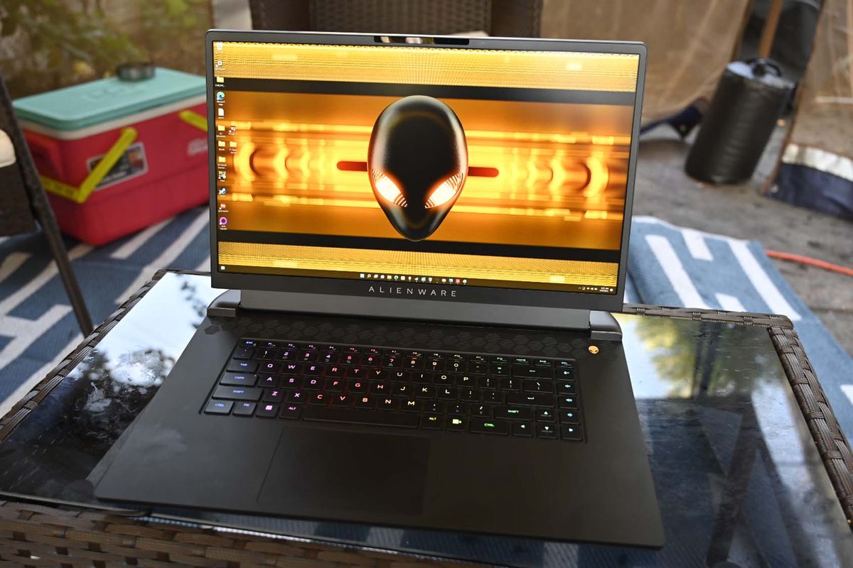 Alienware m17 R5 (AMD Advantage): Meet the king of AMD gaming laptops ...
