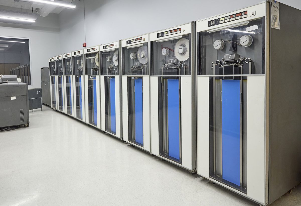 IBM 7090 Mainframe up for auction with a value up to $60,000 — over ...