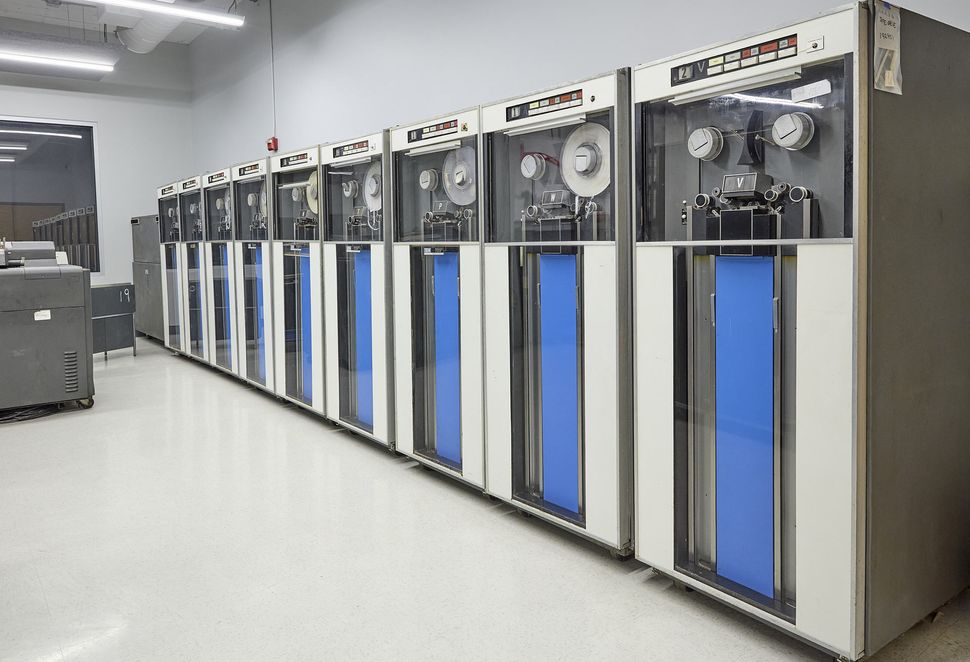IBM 7090 Mainframe up for auction with a value up to $60,000 — over ...