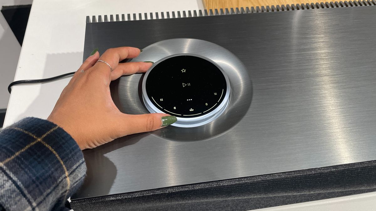 Ruark Audio R410 vs Naim Mu-so 2: which all-in-one music system is ...