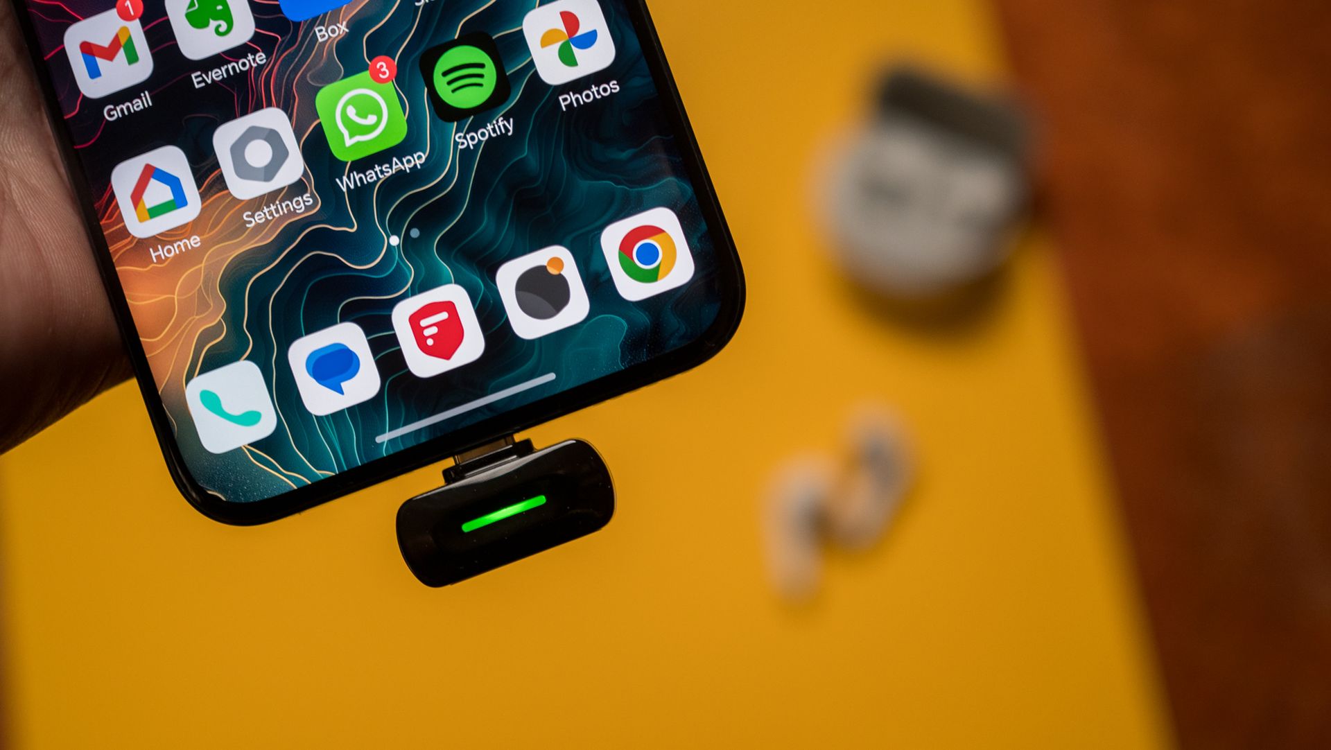 This tiny dongle brings AptX Lossless to any phone, and it's fantastic ...