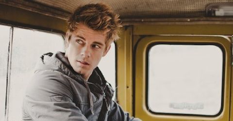 Australian Actor Luke Mitchell Joins CW Pilot The Tomorrow People, Two ...