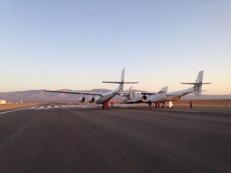 Virgin Galactic's SpaceShipTwo Ignites Rocket Motor in Flight for 1st ...