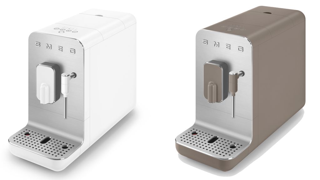 I tried the Smeg BCC02 coffee machine – it’s Nespresso sized but uses ...