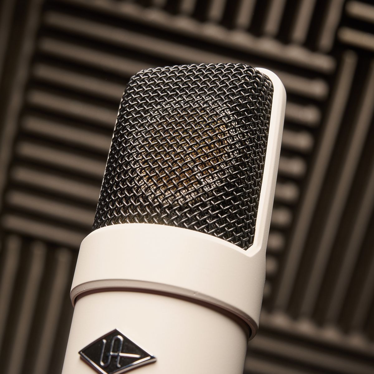 “Its robust construction, low self-noise, and ability to emulate a ...