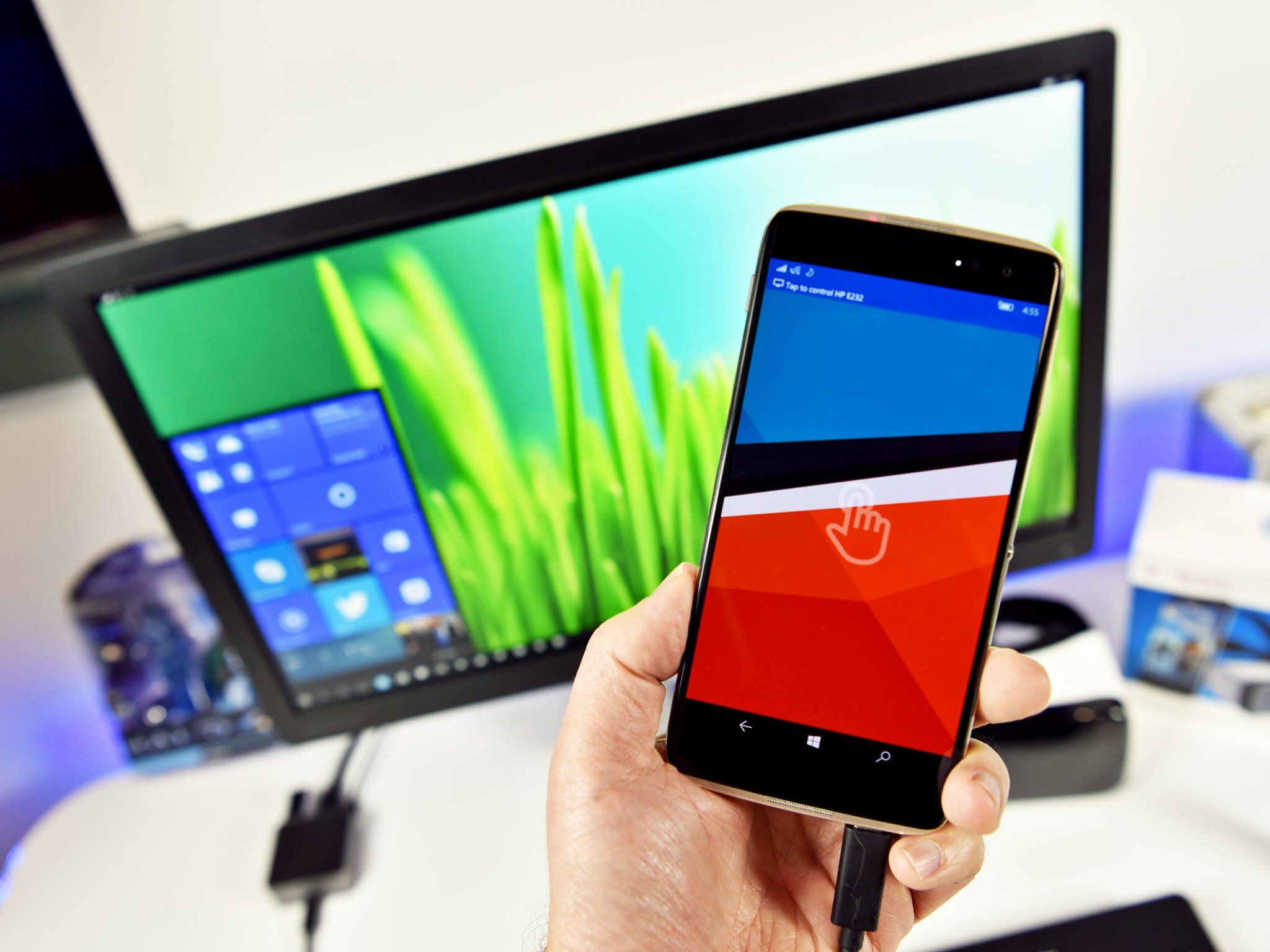Windows 10 Mobile could get full x86 app emulation for 'Redstone 3' by ...
