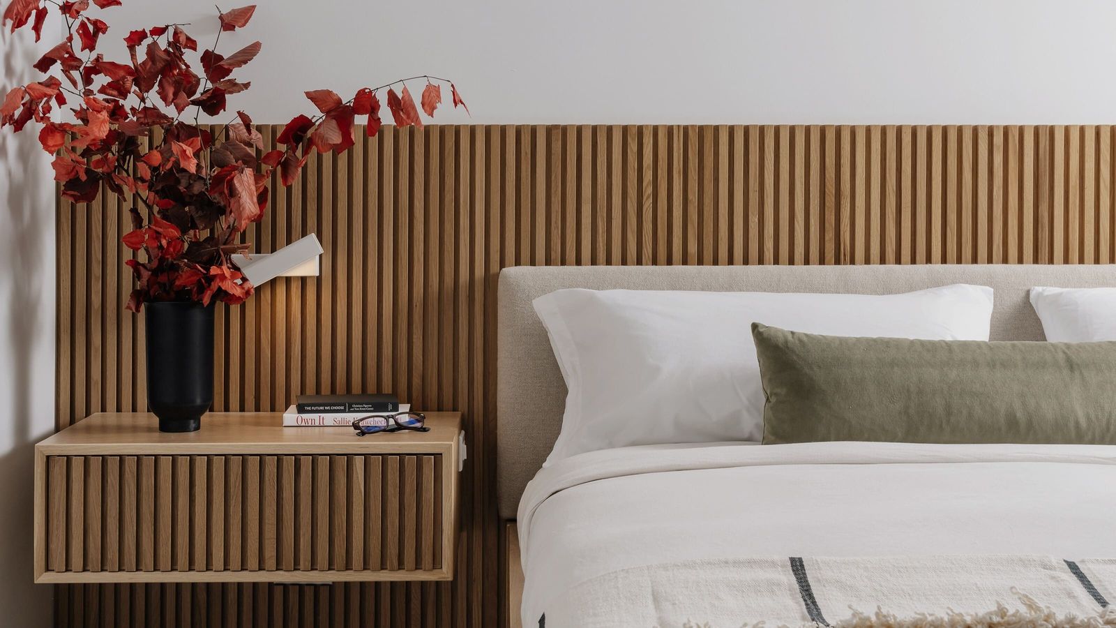 Pillow Position — Find the Right One for Your Sleep Type | Livingetc