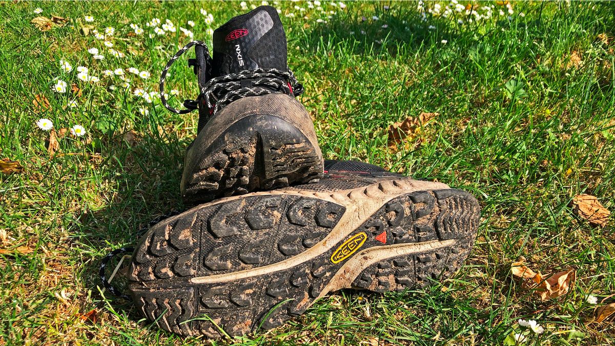 Keen NXIS EVO Mid walking boots review | Advnture