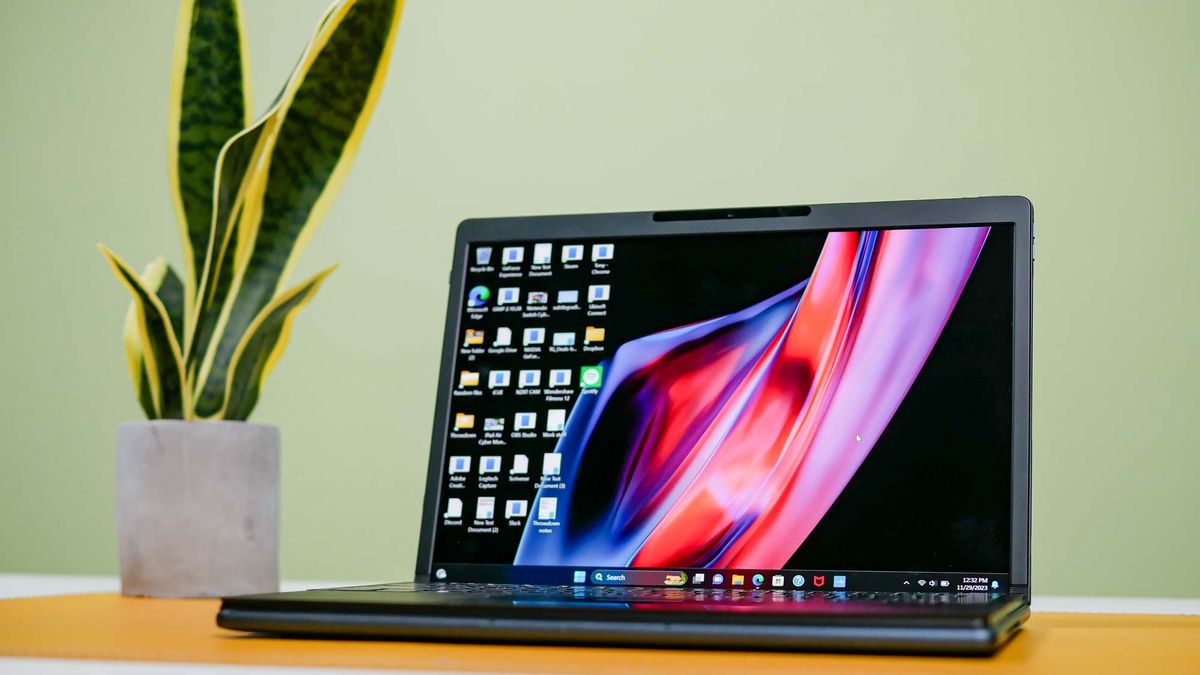 HP Spectre Fold review — the best foldable laptop yet costs a fortune ...
