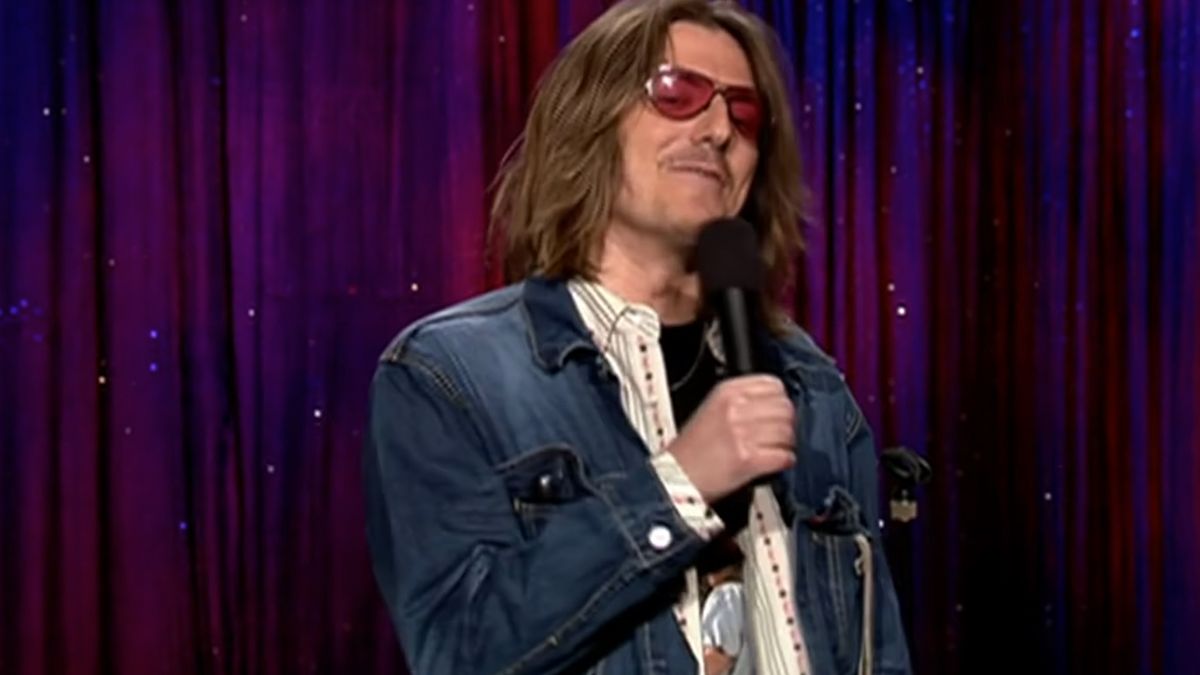 32 Hilarious Mitch Hedberg Jokes | Cinemablend