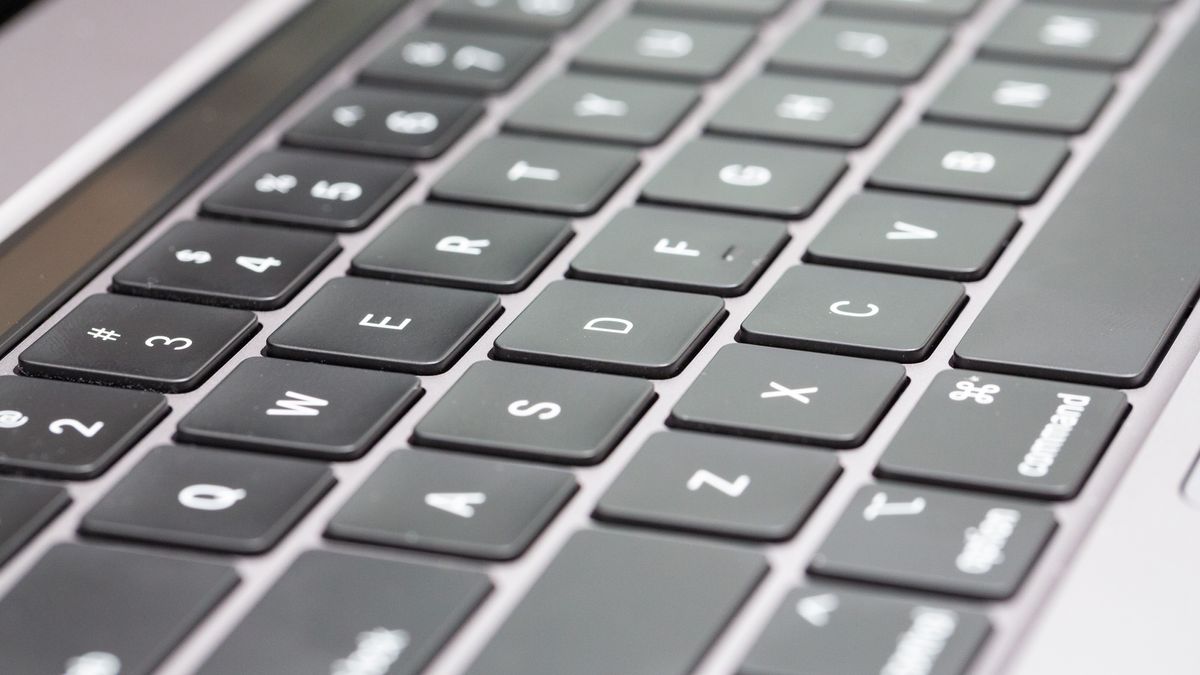 Apple keyboard face-off: Are the MacBook Pro's 'scissor' keys really ...