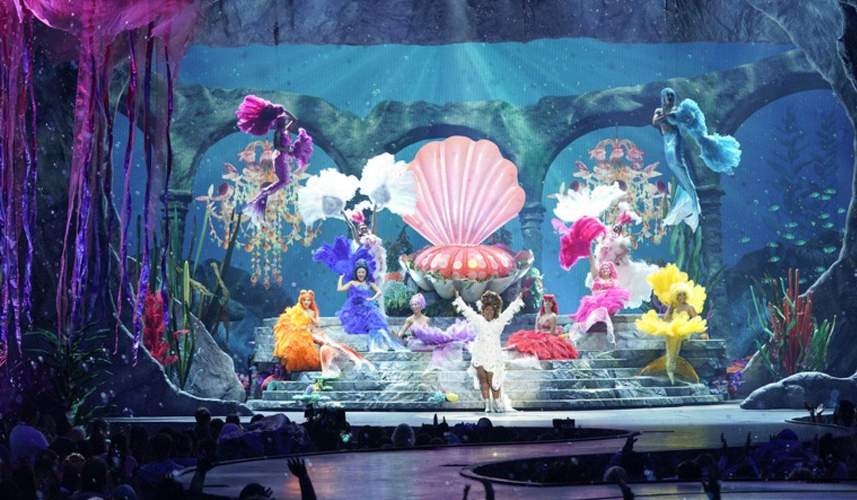 The Little Mermaid Live: John Stamos’ Flub, Shaggy’s Thriller Look And ...